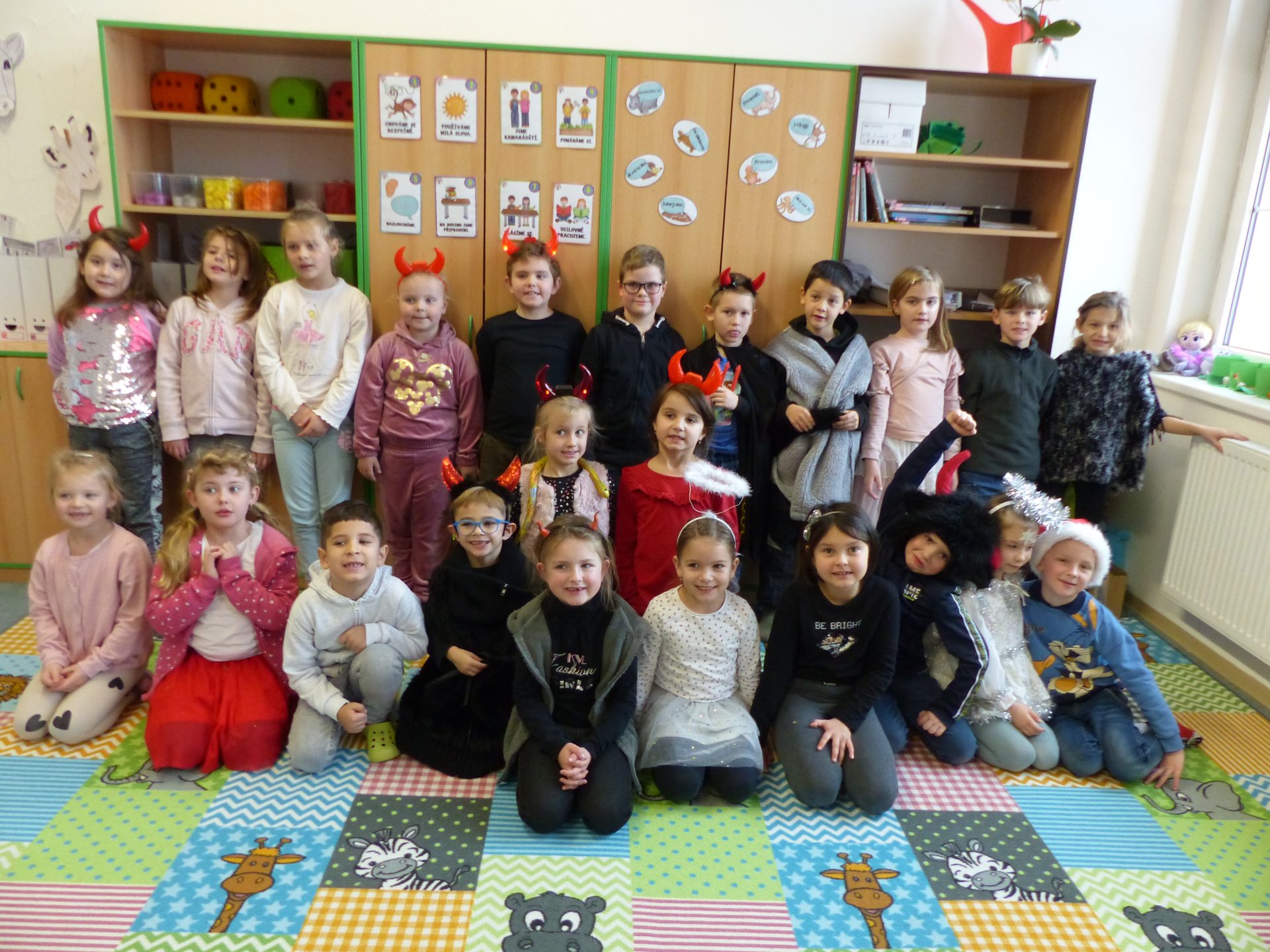 Mikulášské hry 1.A a 1.B s patrony - Základní škola T. G. Masaryka a ...